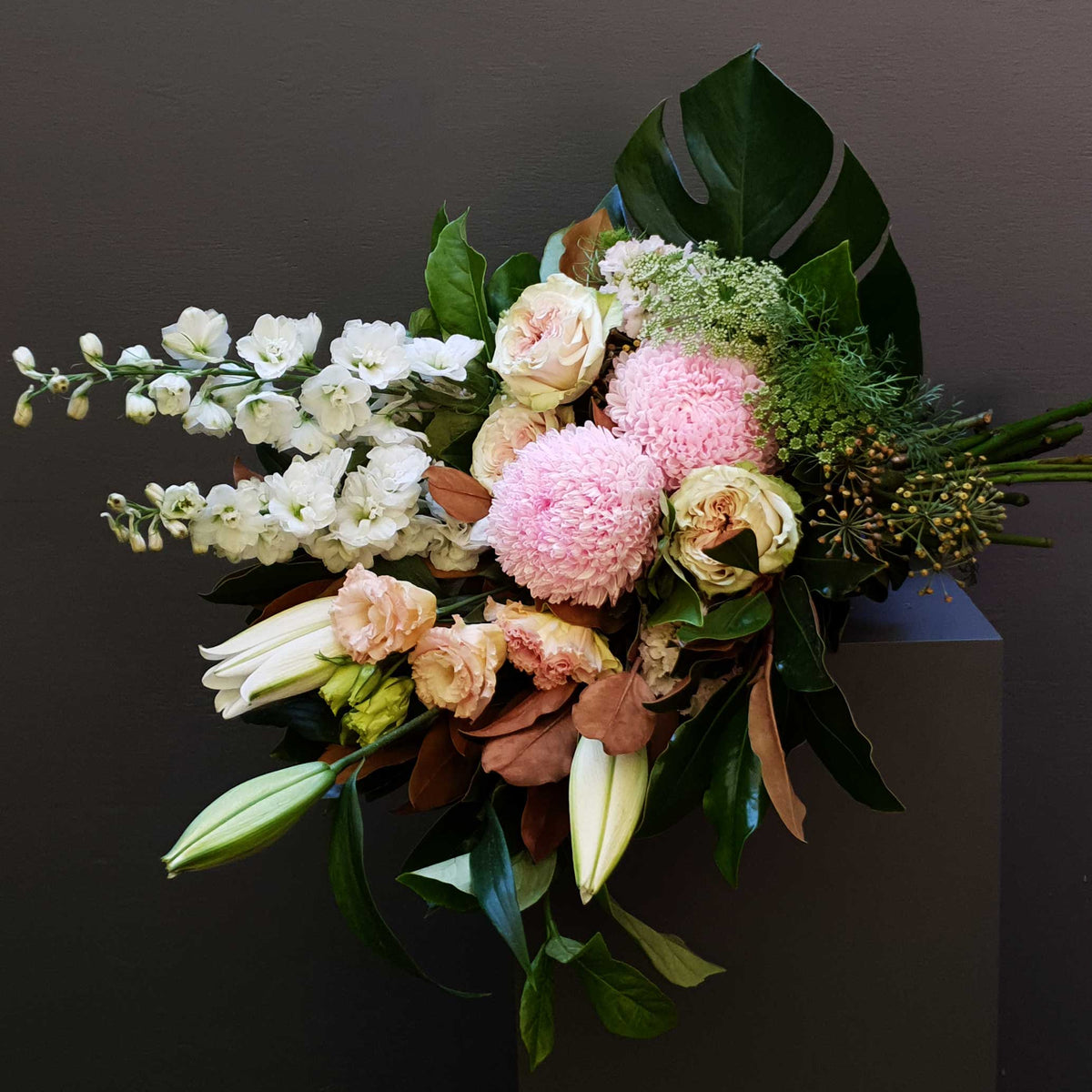 Tall Stem Seasonal Bouquet – Ivy&TwigFlorist
